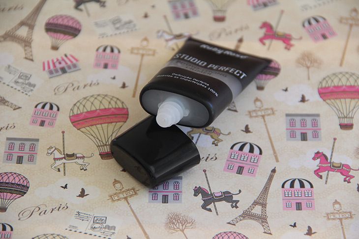 Primer Ruby Rose para o rosto: versão Studio Perfect