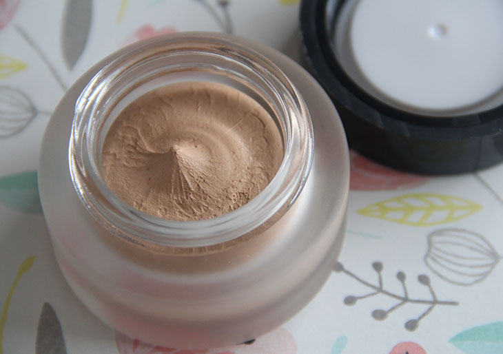 Testei a base Velvet Matte Mousse, da Eudora Glam