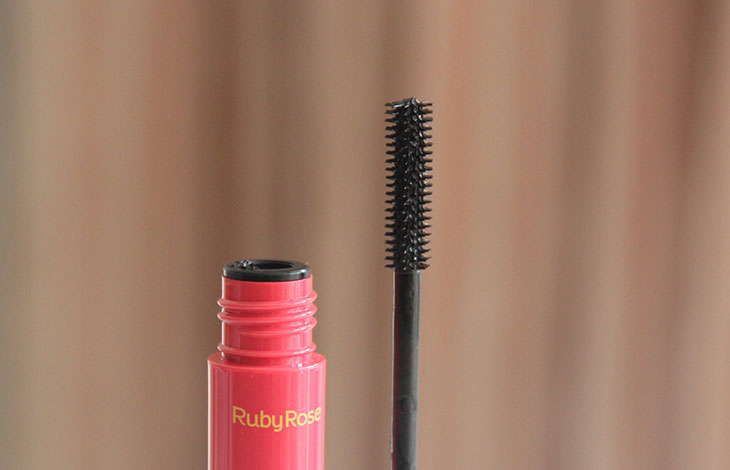 Máscara Trópico da Ruby Rose: versão volume e alongamento